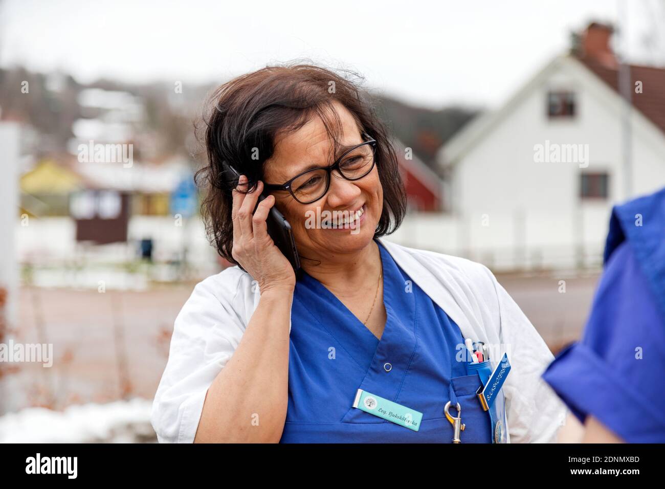 Female doctor talking via hi-res stock photography and images - Alamy