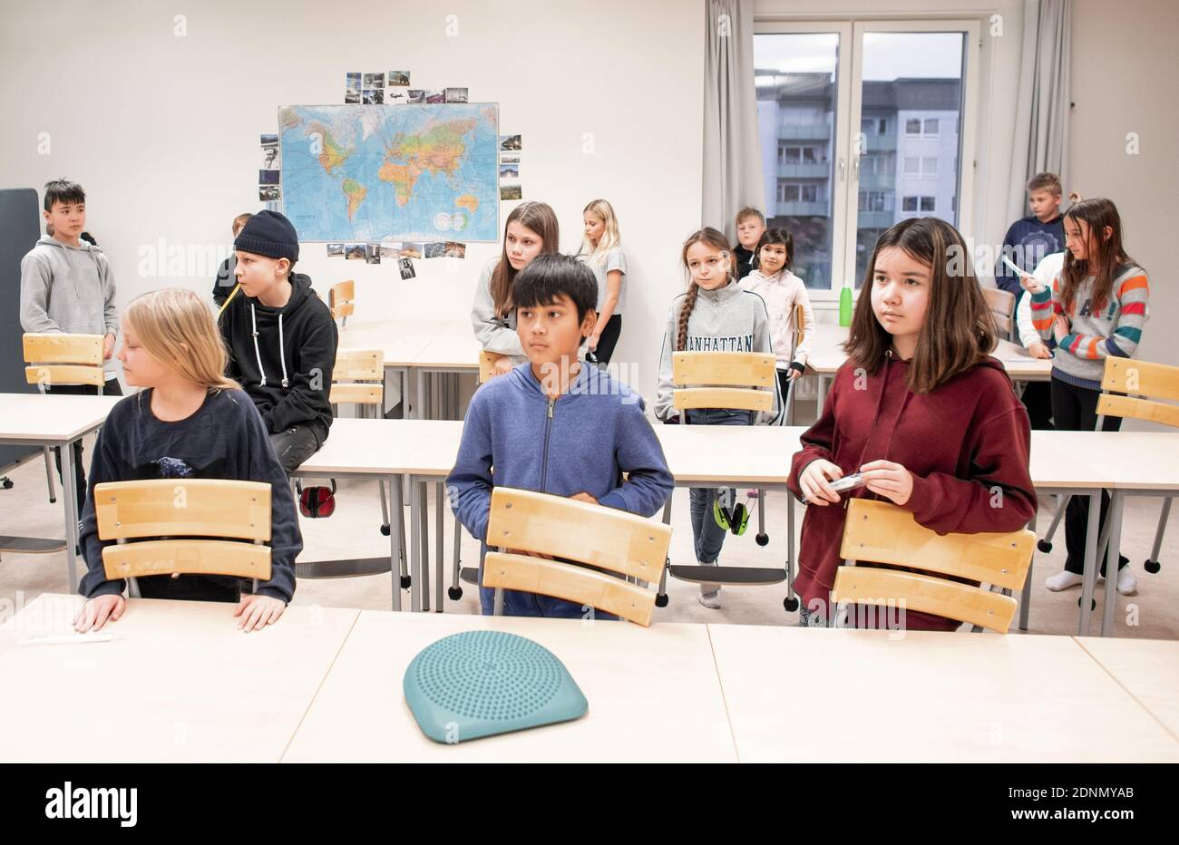 Children in classroom Stock Photo - Alamy
