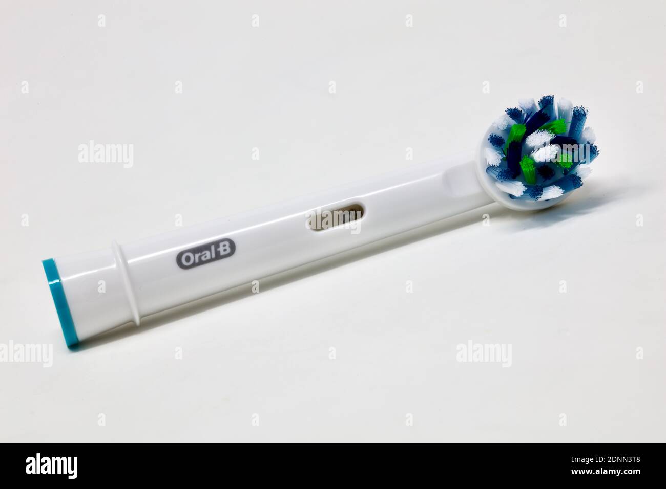 Oral-B CrossAction Toothbrush Head Stock Photo - Alamy