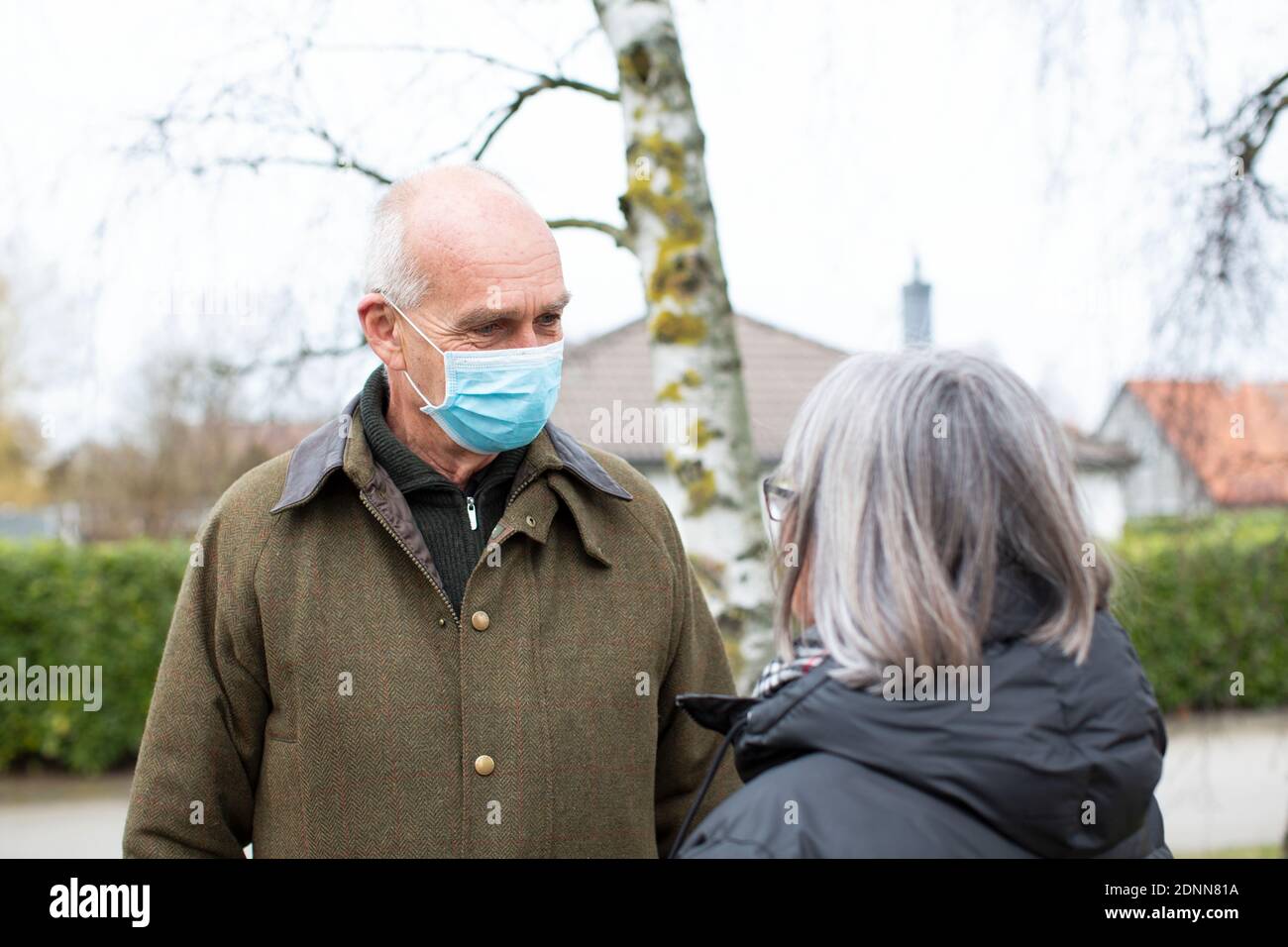 Mask people talking hi-res stock photography and images - Alamy