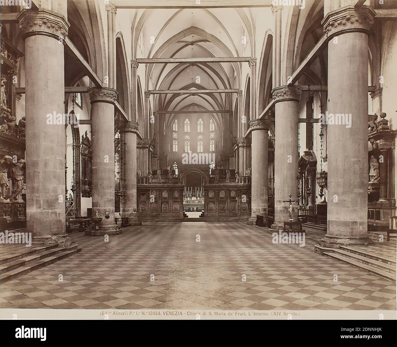 Early gothic architecture hi-res stock photography and images - Alamy