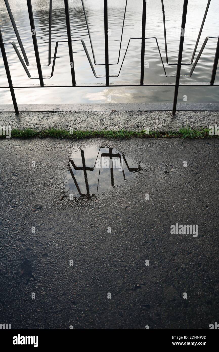 Handrail of promenade along the river Stock Photo - Alamy