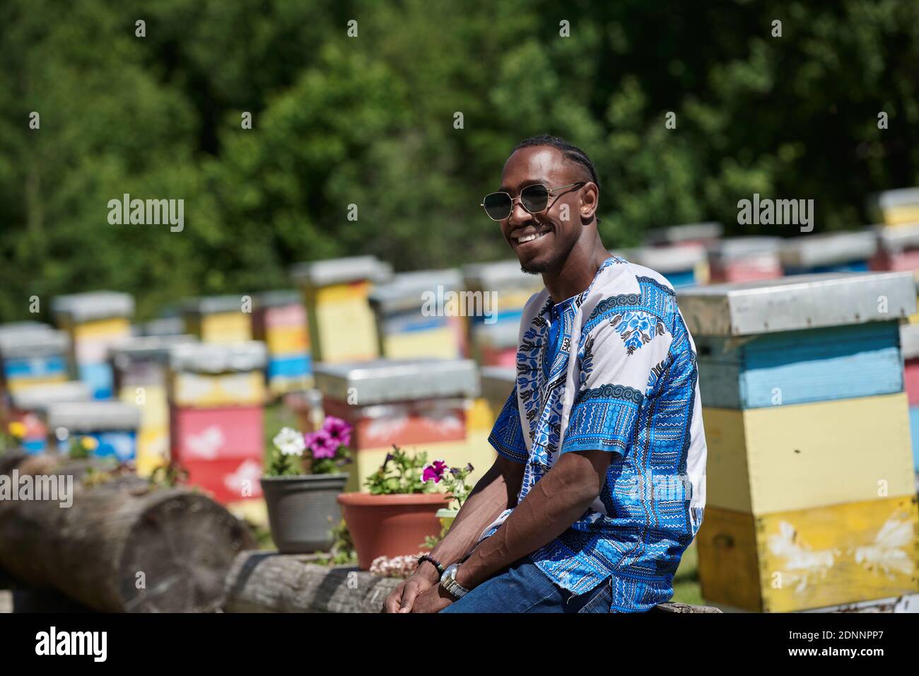 African beekeeper hi-res stock photography and images - Alamy