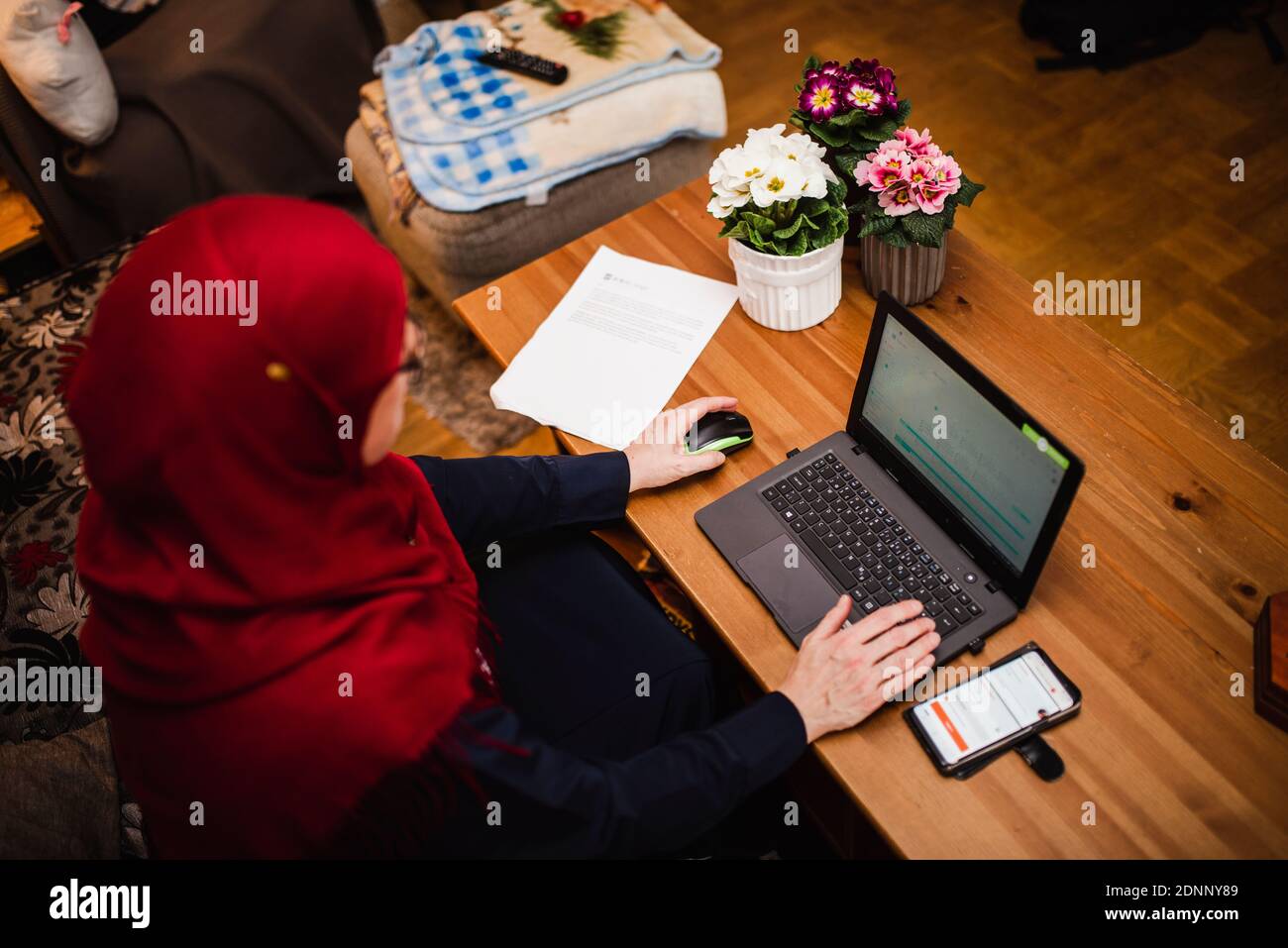 Laptop wireless technology hi-res stock photography and images - Alamy