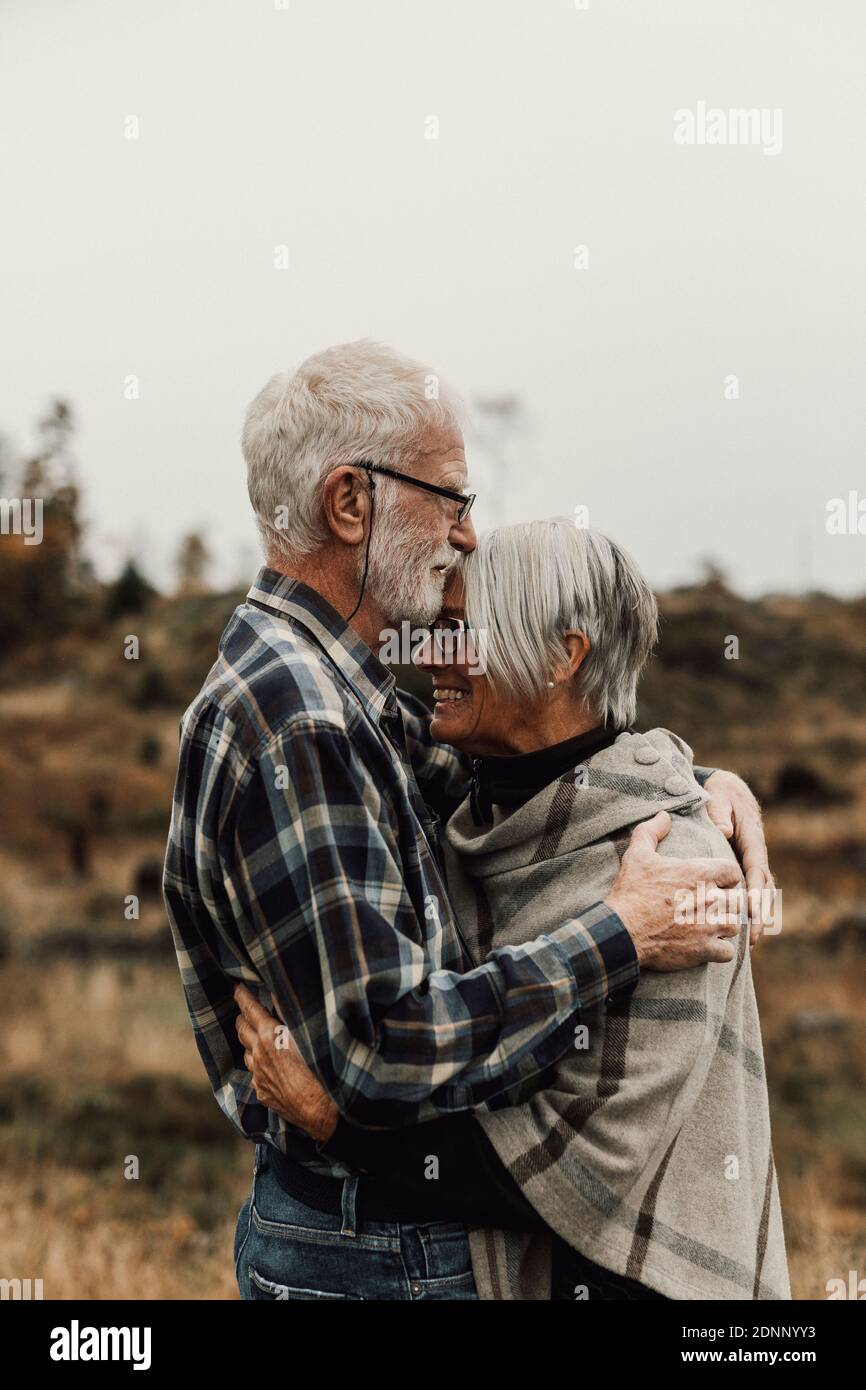 Two old men hugging hi-res stock photography and images - Alamy