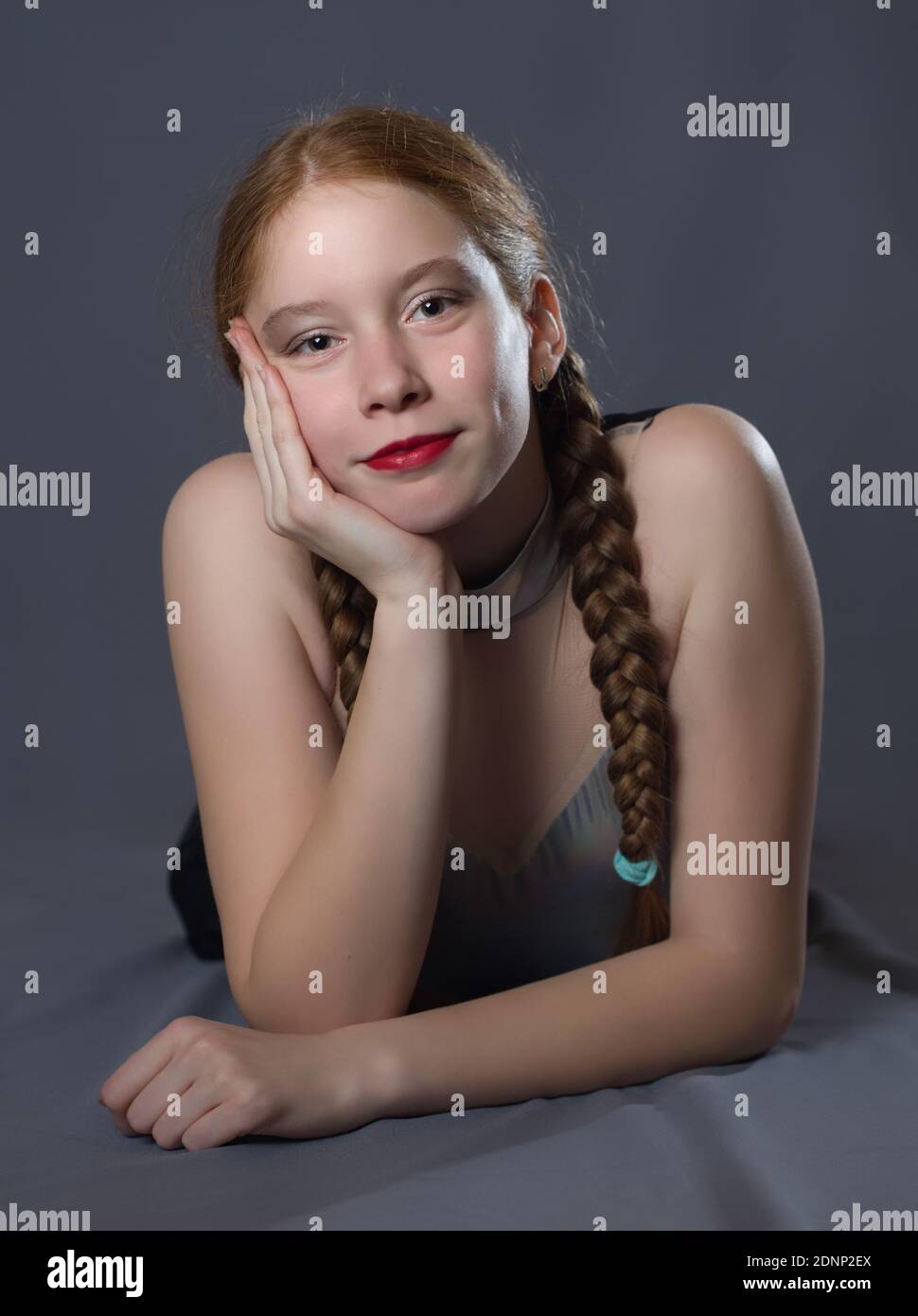Posing girl in studio hi-res stock photography and images - Alamy