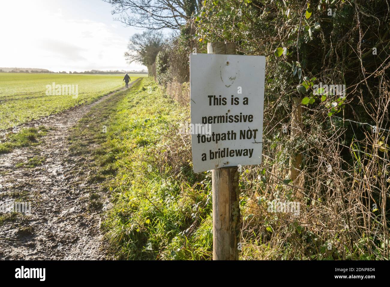 Permissive footpath hi-res stock photography and images - Alamy