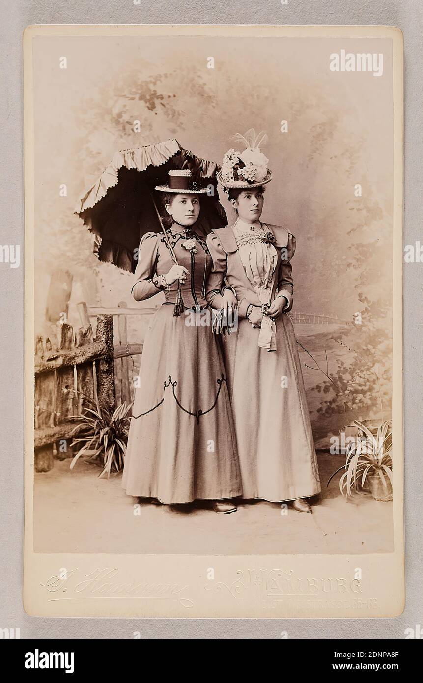 Black and white studio portraits hi-res stock photography and images ...