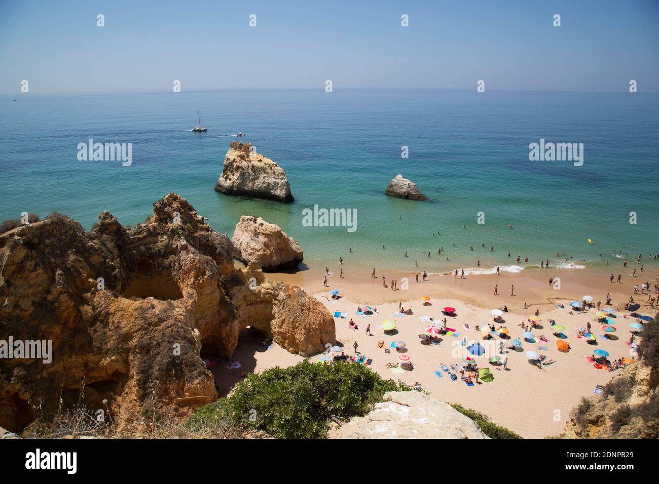 Cliff sandy beach hi-res stock photography and images - Alamy