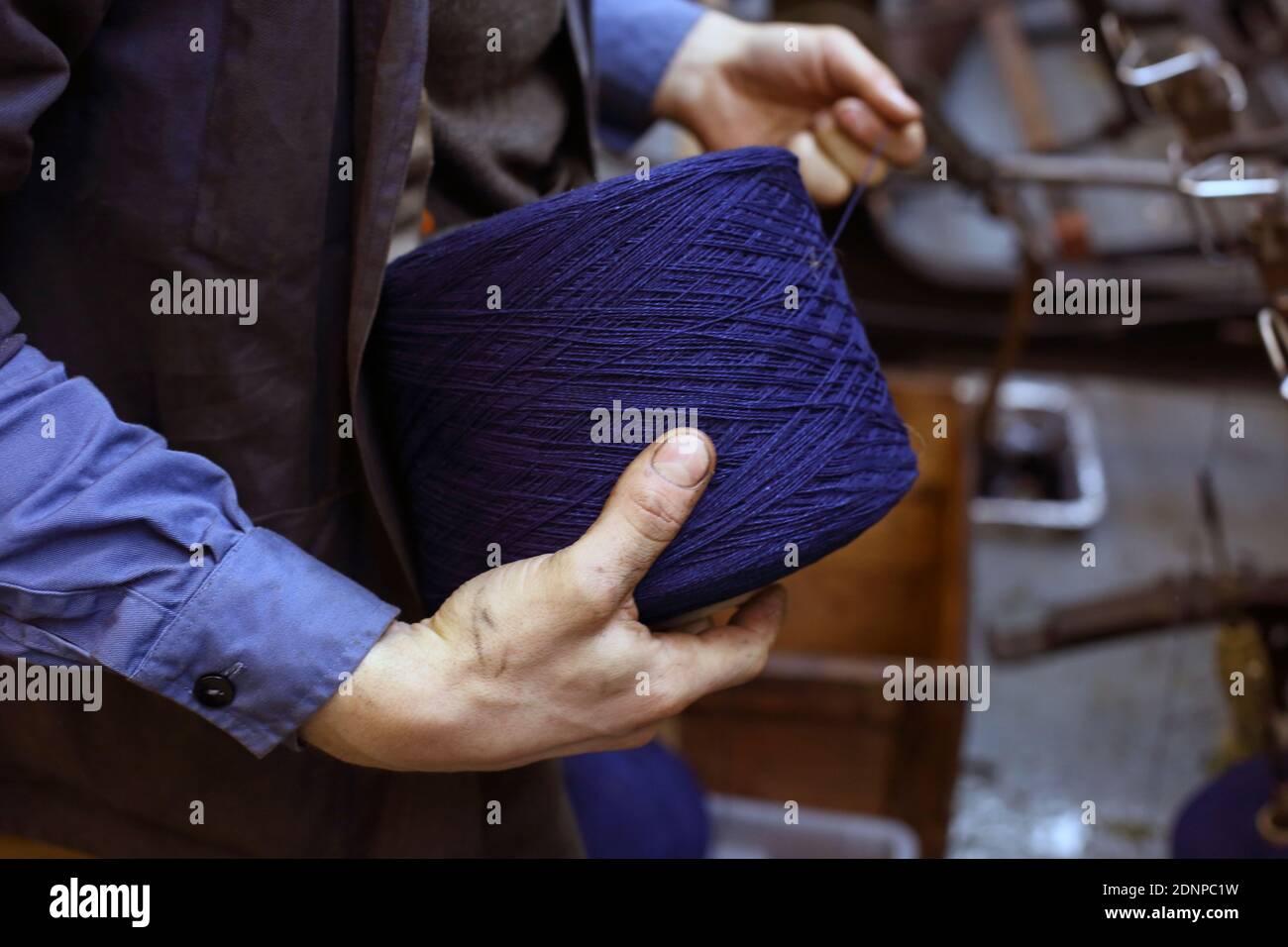 Yarn winding hi-res stock photography and images - Alamy