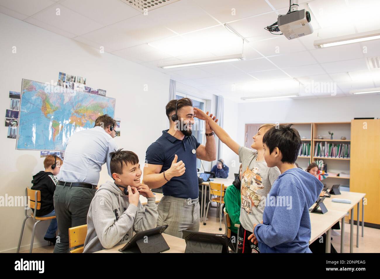 Adult classroom hi-res stock photography and images - Alamy