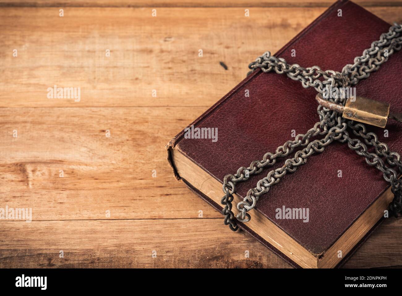 Chain book hi-res stock photography and images - Alamy