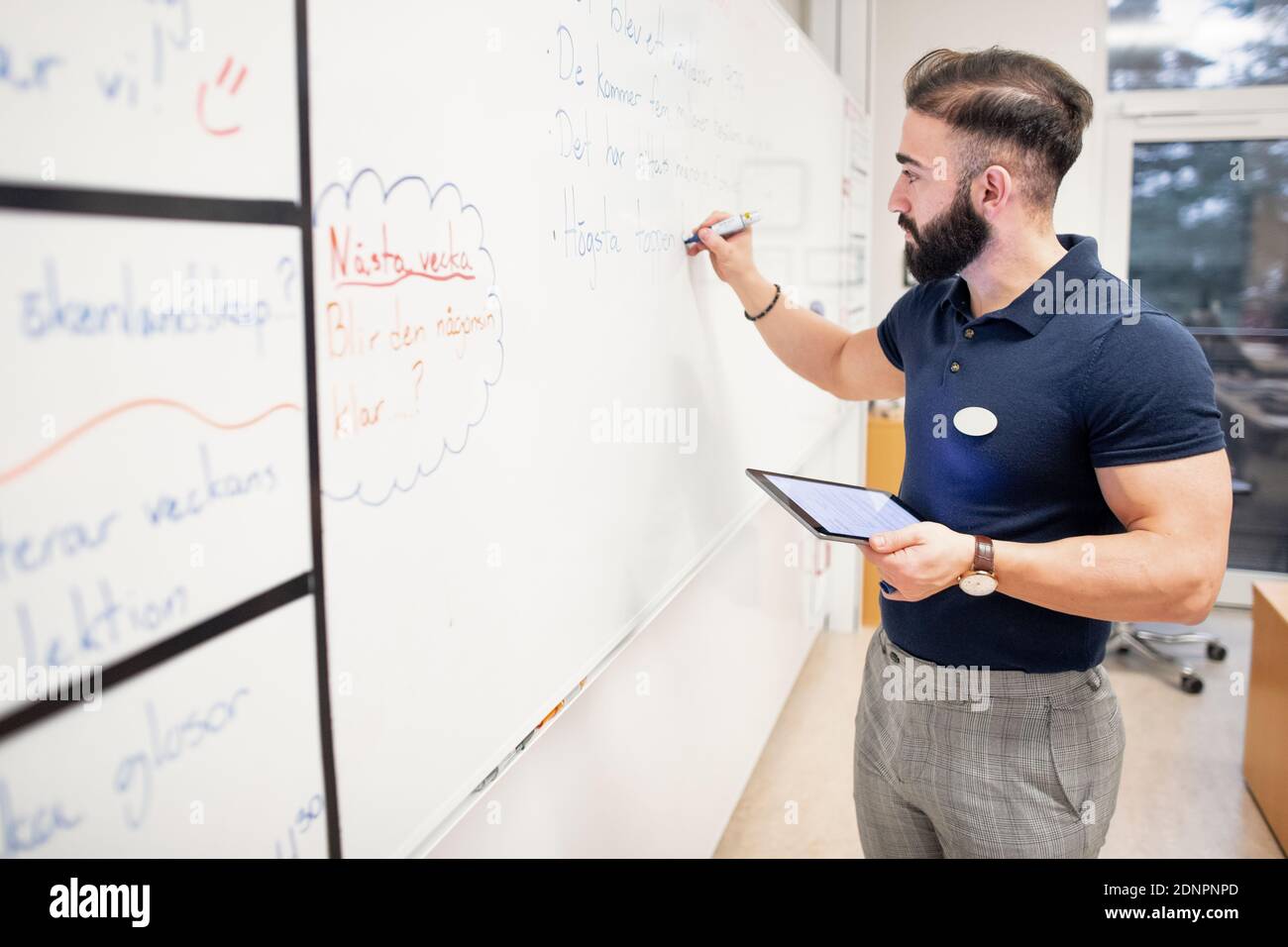Teacher classroom whiteboard hi-res stock photography and images - Alamy
