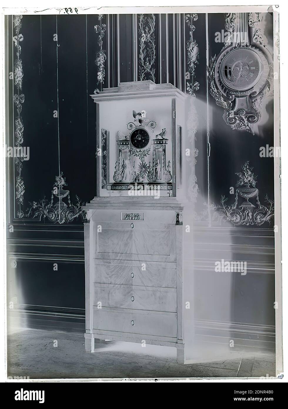 Numbered clock hi-res stock photography and images - Alamy