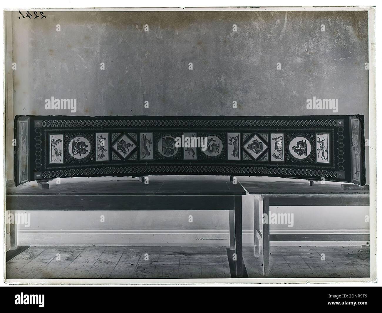 Art in window Cut Out Stock Images & Pictures - Alamy