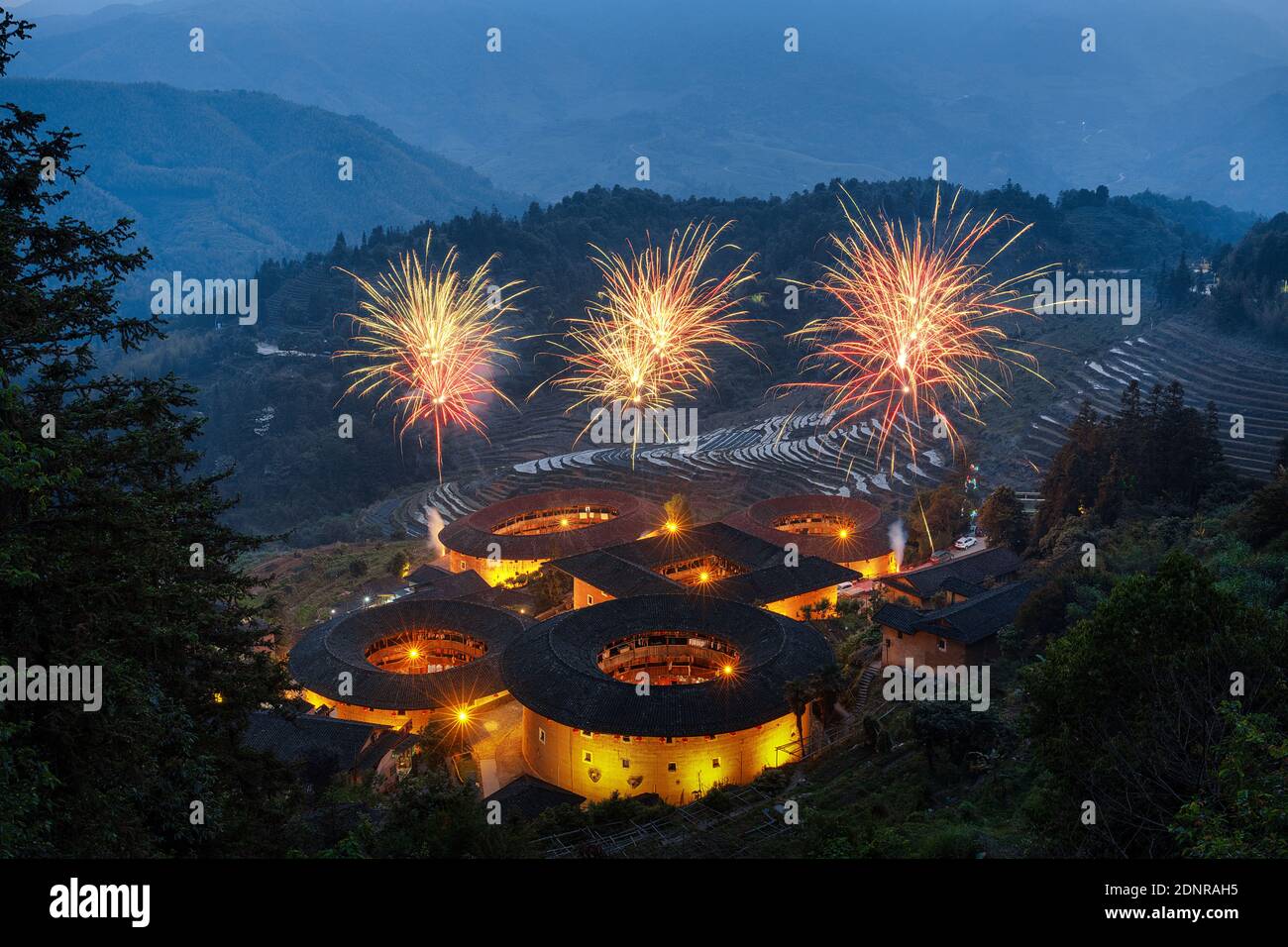 Chinese fireworks ancient hi-res stock photography and images - Alamy