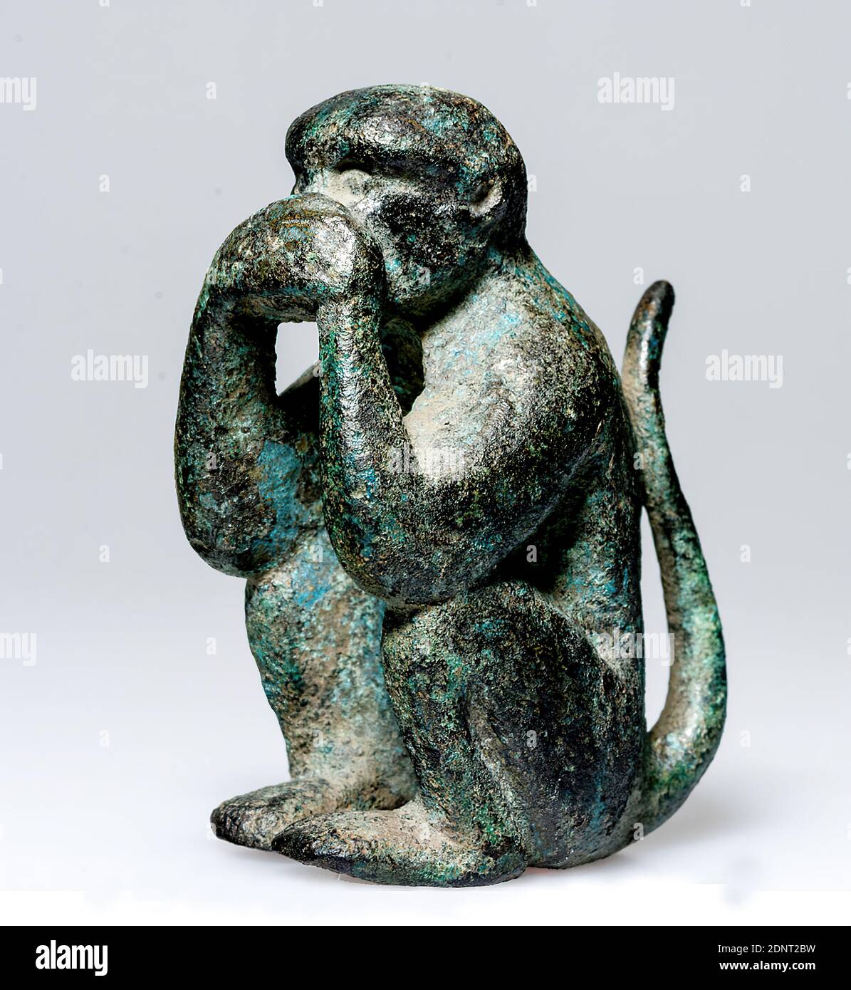 Crouching monkey, Bronze, cast, bronze, full cast, Total: Height: 5 cm ...
