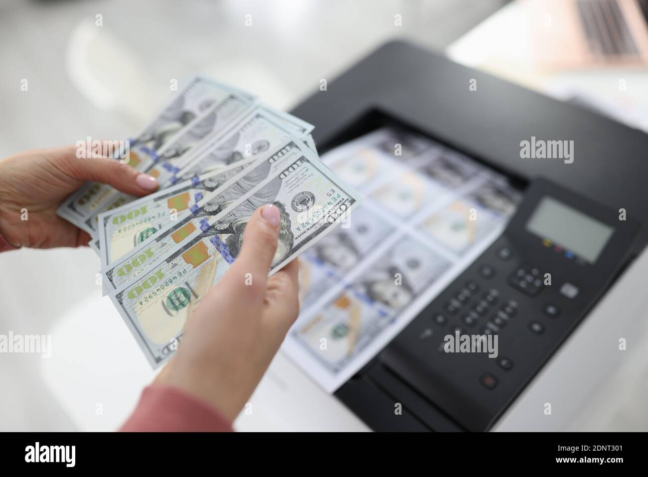 Dollar bill printing hi-res stock photography and images - Alamy