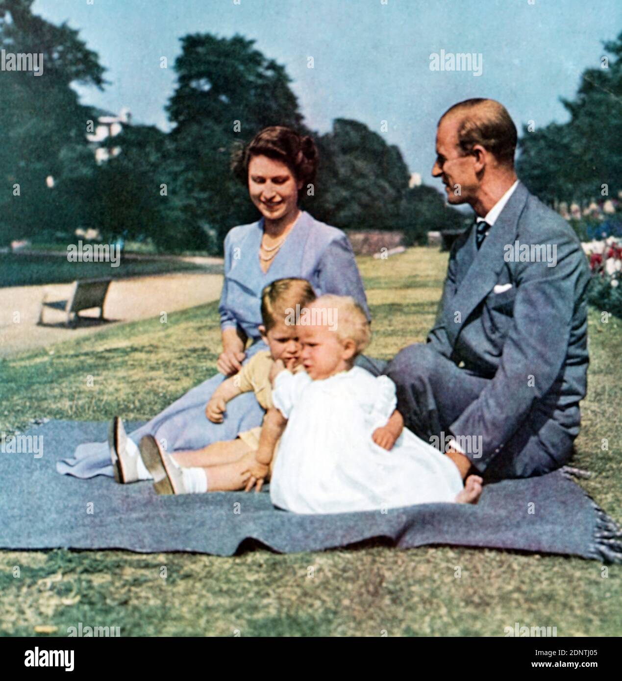 Queen elizabeth ii with the duke of edinburgh their children hi-res ...