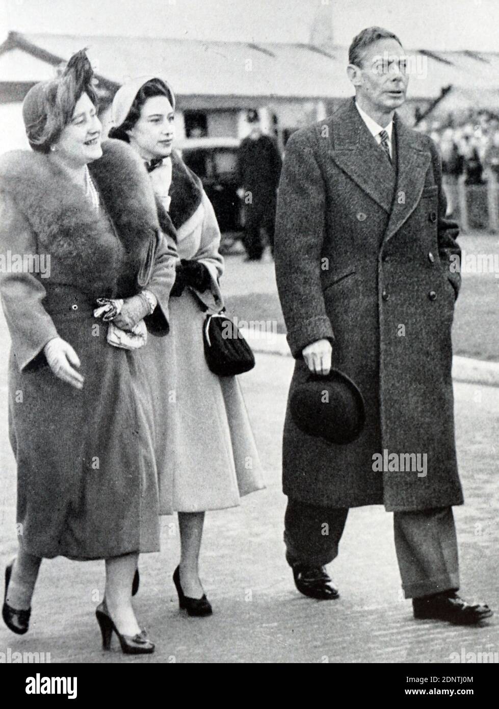 Photograph of King George VI with his wife and daughter Margaret at ...