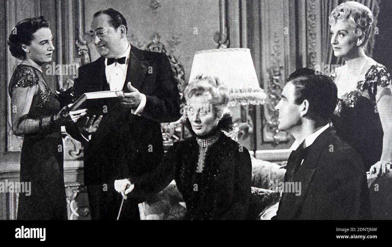 Film still from 'Mrs. Parkington' starring Greer Garson, Walter Pidgeon ...
