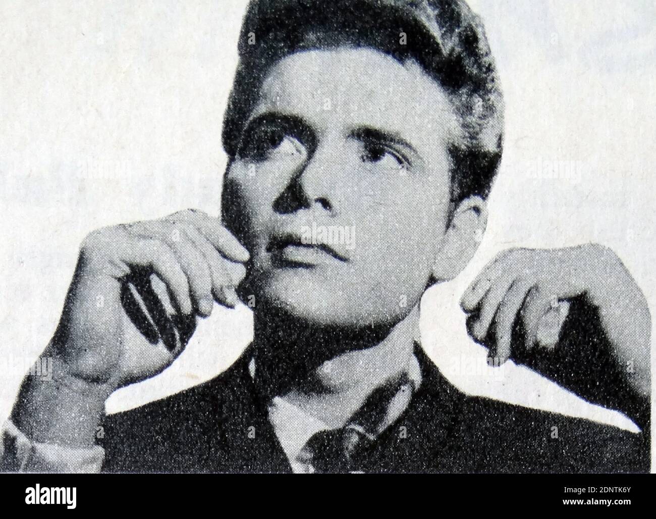 Singer actor cliff richard hi-res stock photography and images - Alamy