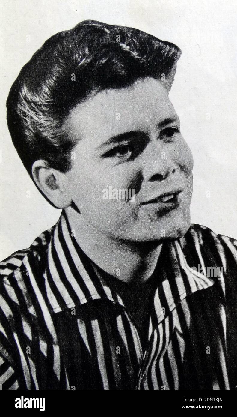 Singer actor cliff richard hi-res stock photography and images - Alamy