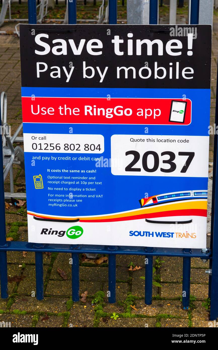 Save time pay mobile hi-res stock photography and images - Alamy