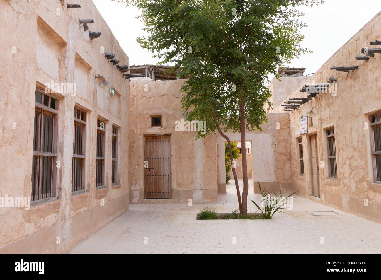Qatar houses hi-res stock photography and images - Alamy