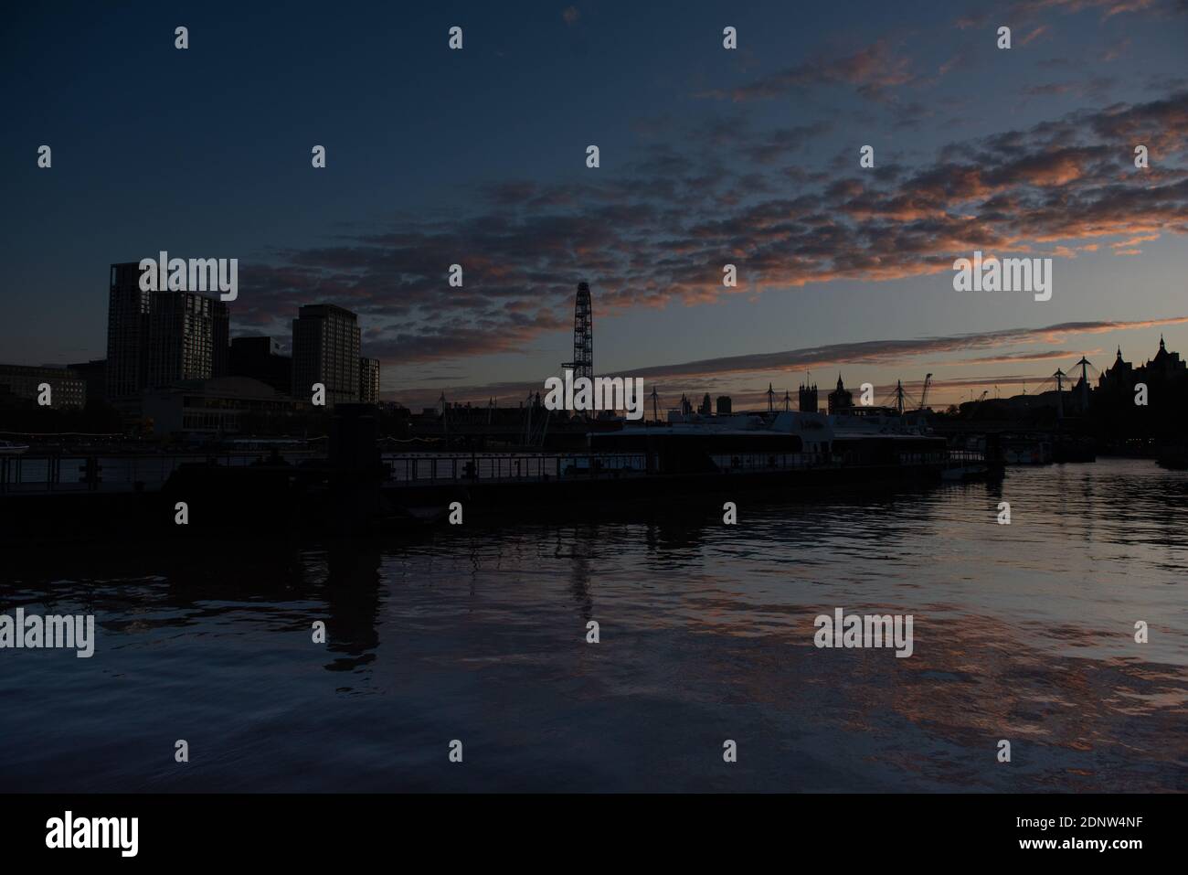 London skyline sunset winter pretty colours Stock Photo - Alamy