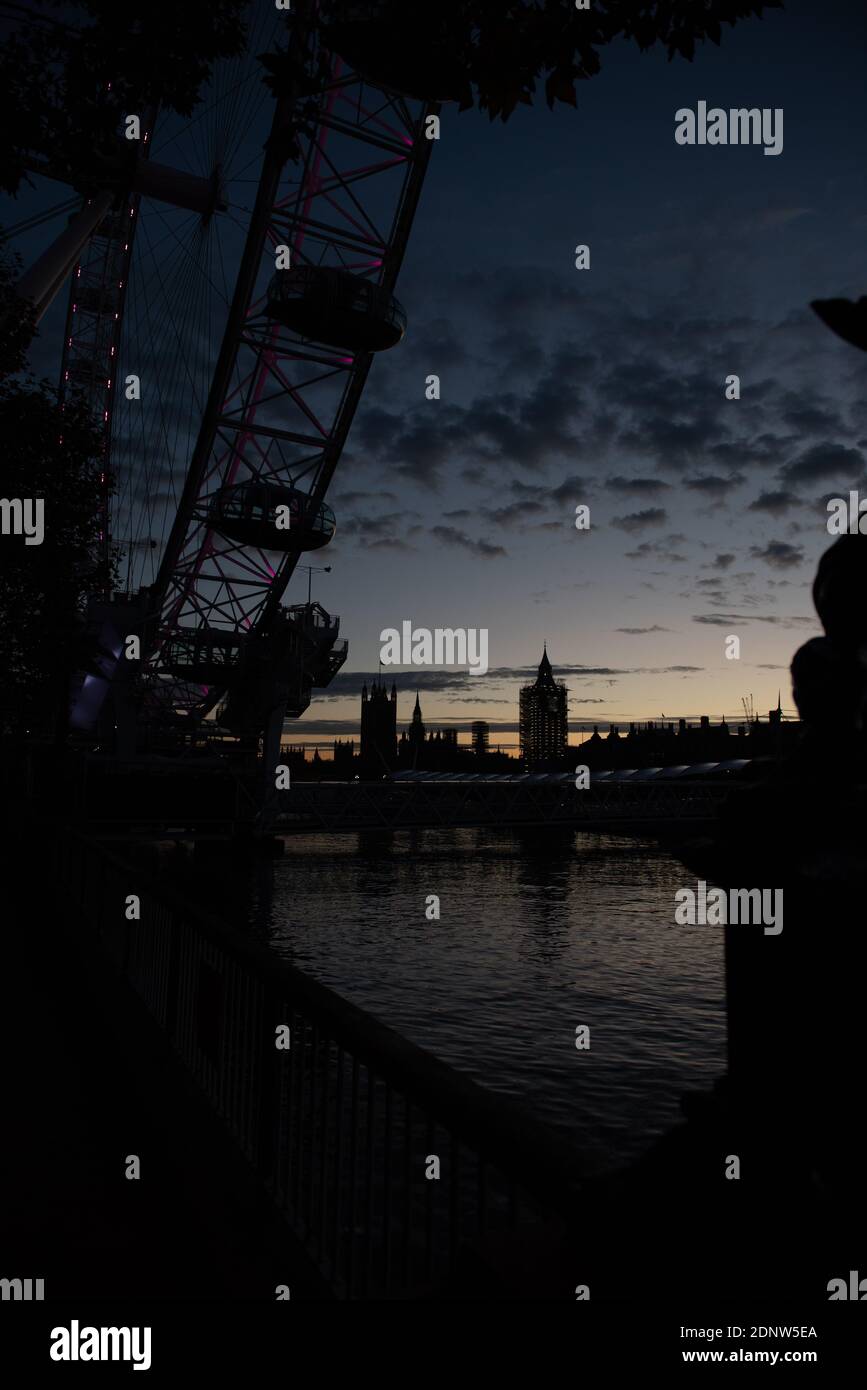 London skyline sunset winter pretty colours Stock Photo - Alamy