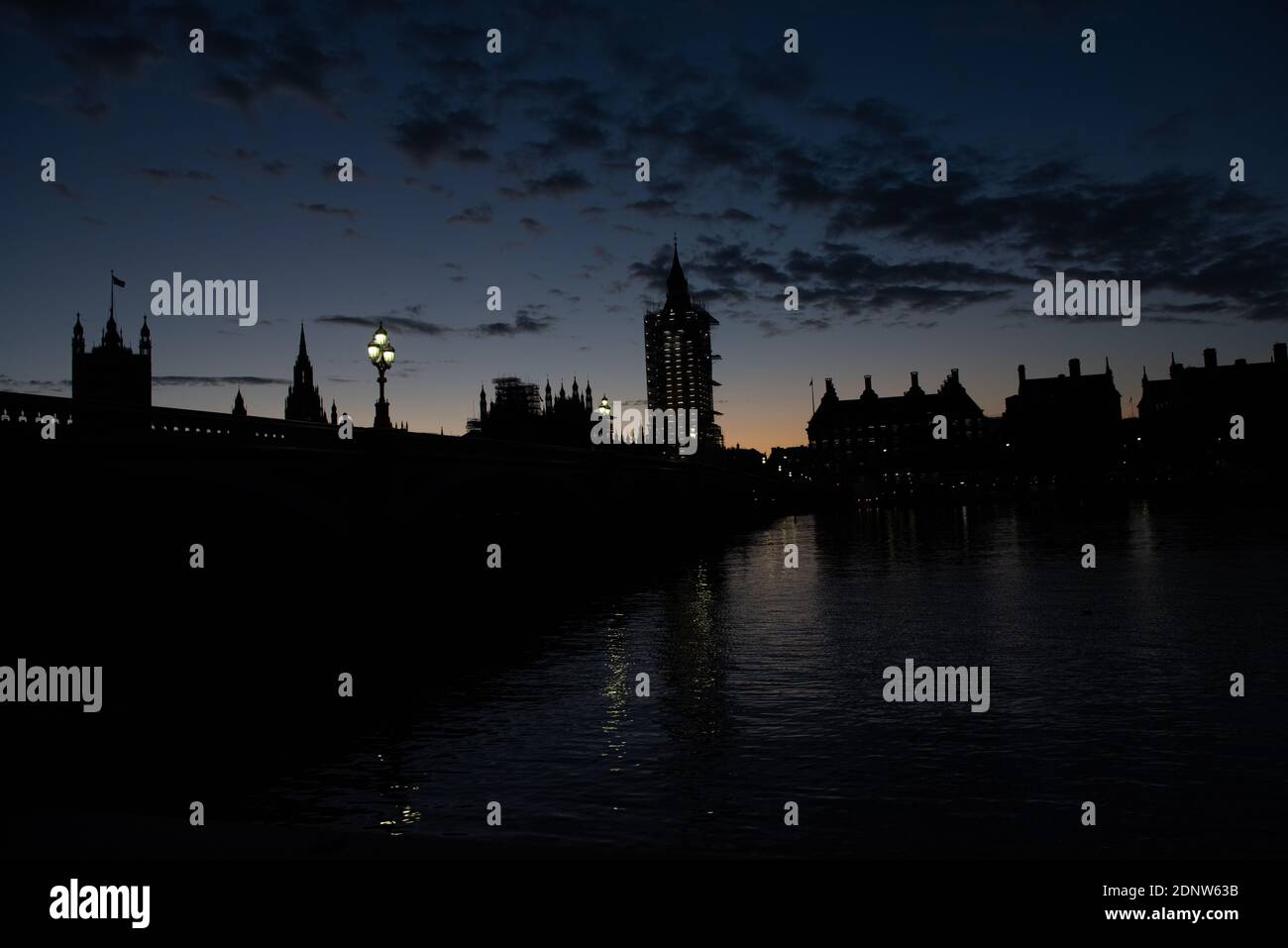 London skyline sunset winter pretty colours Stock Photo - Alamy