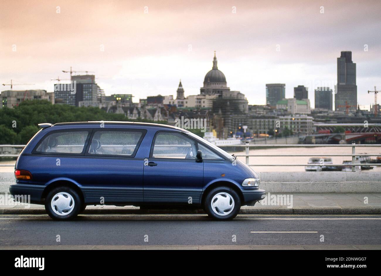 Car Toyota Previa