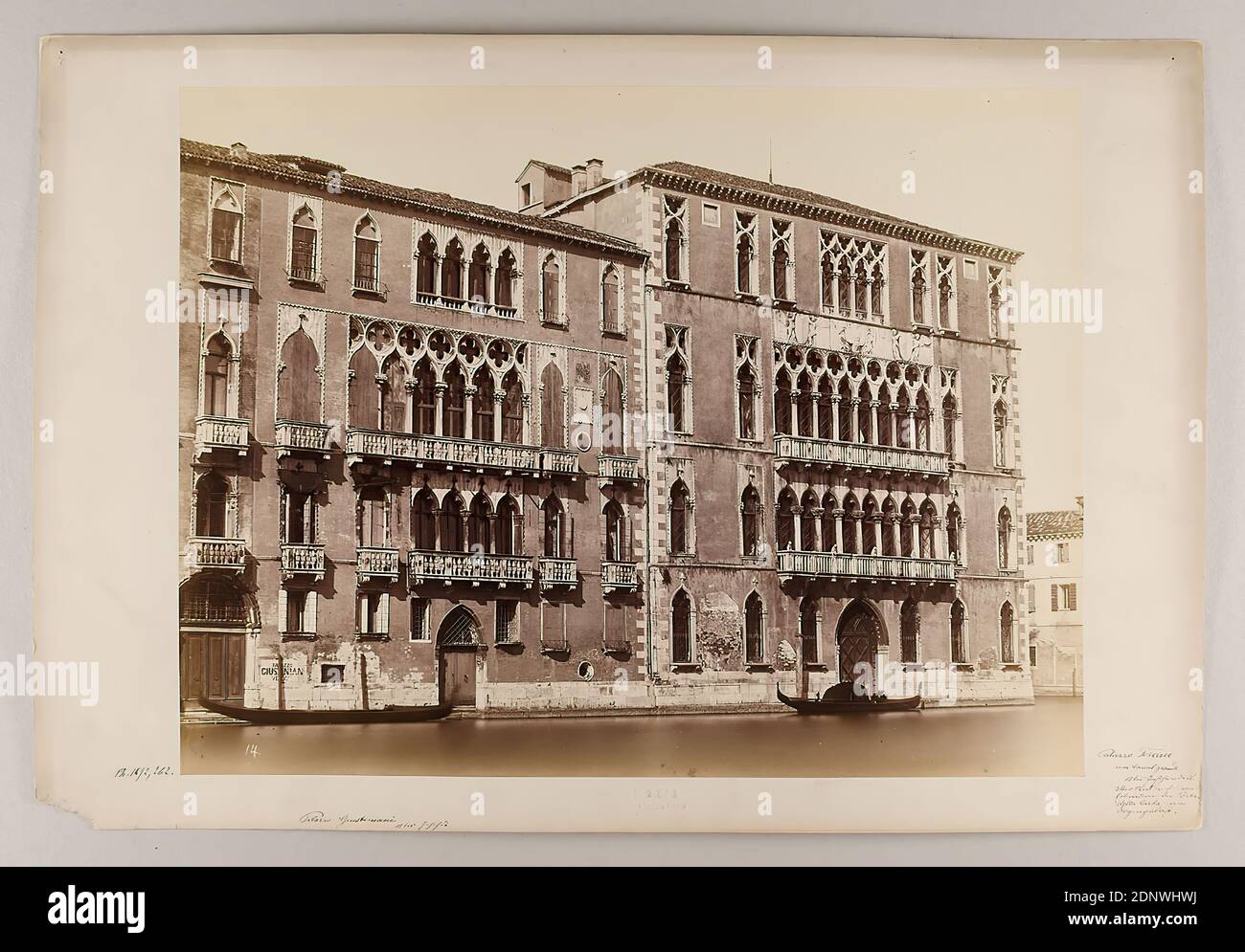 Palazzo giustinian e palazzo foscari hi-res stock photography and ...