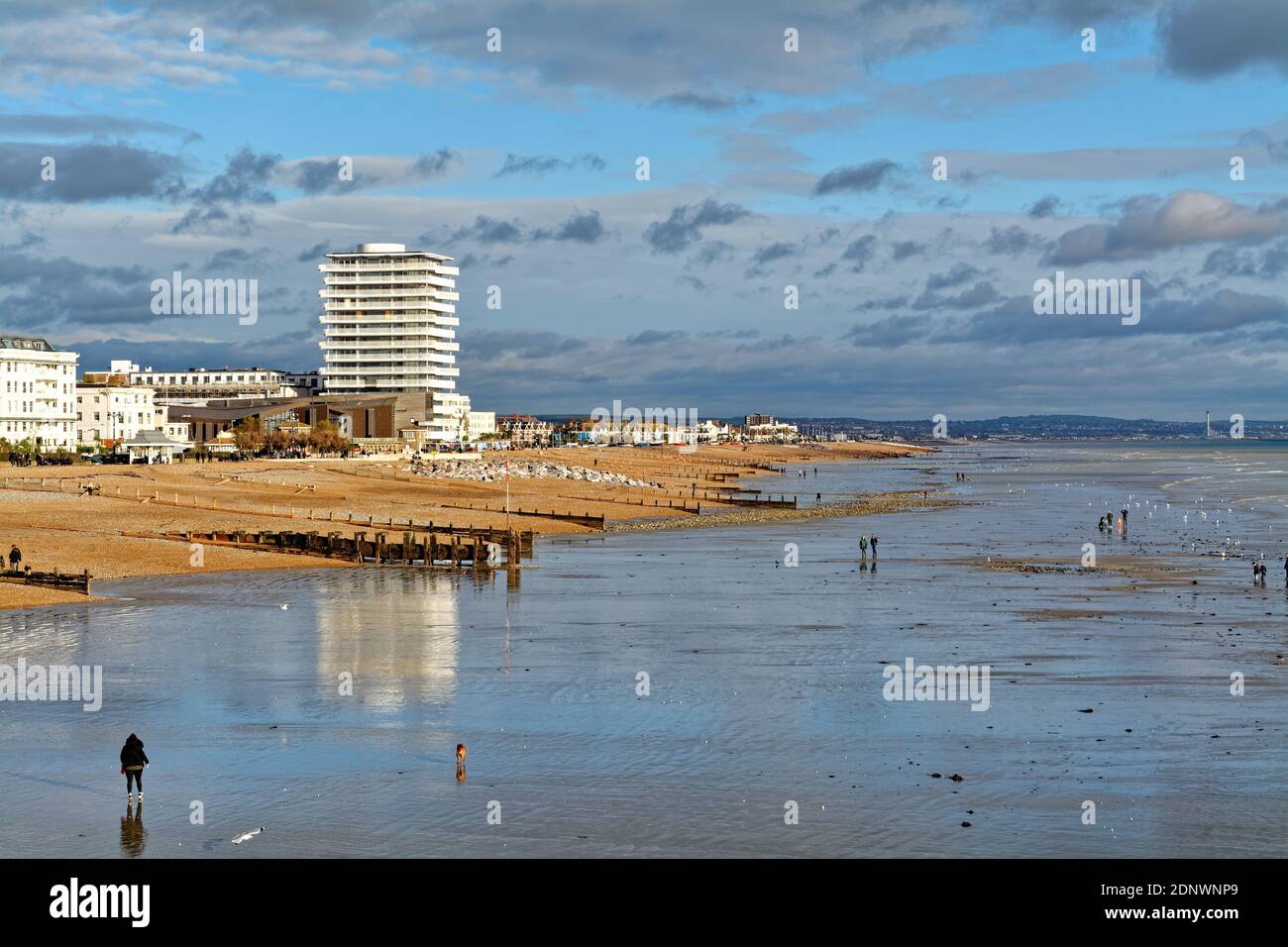 Worthing seafront hi-res stock photography and images - Alamy