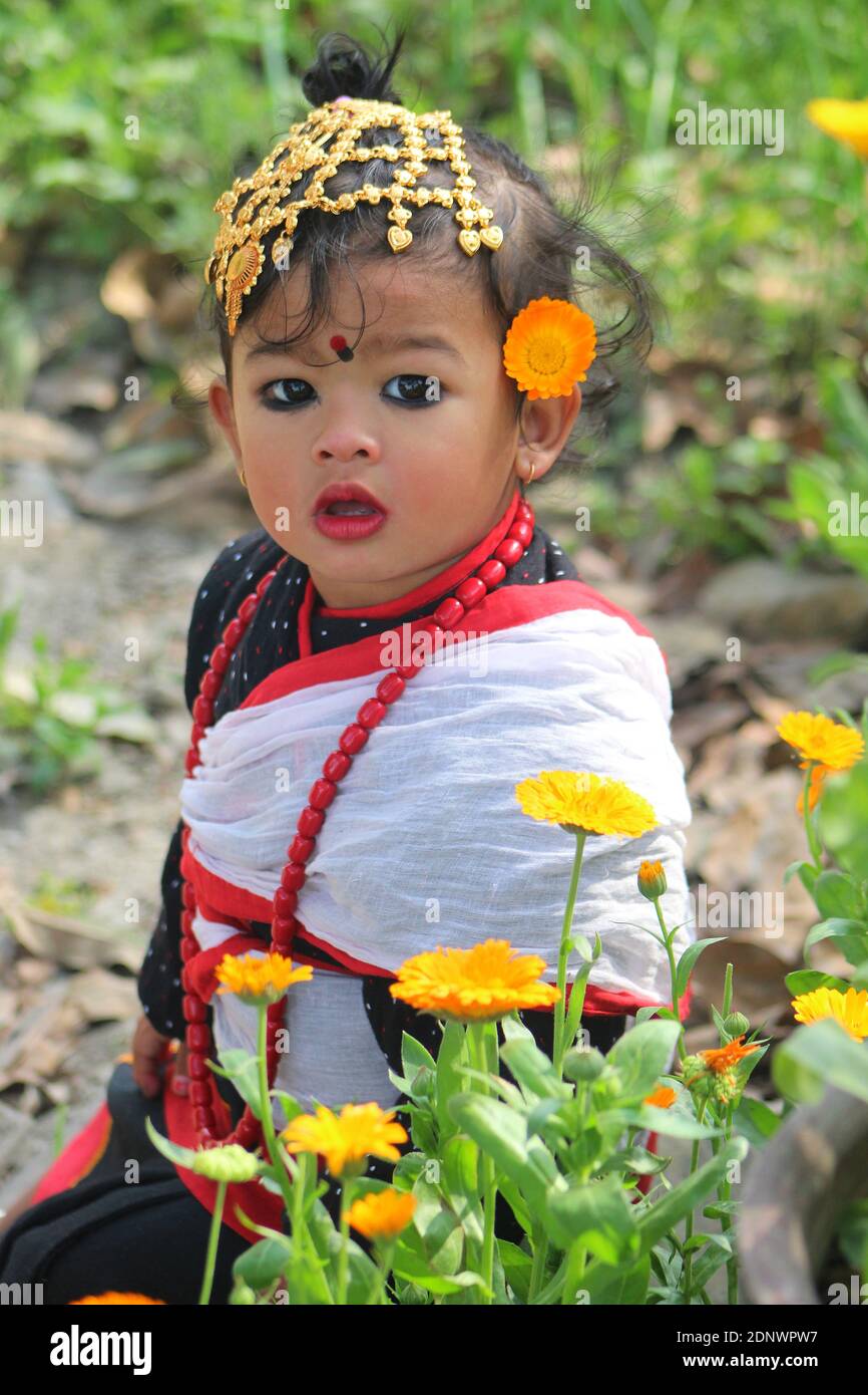Newari girls hi-res stock photography and images - Alamy