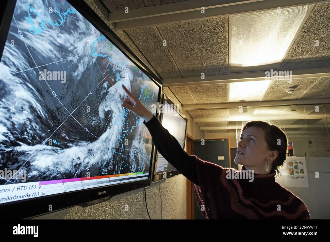 Meteorologist female hi-res stock photography and images - Alamy