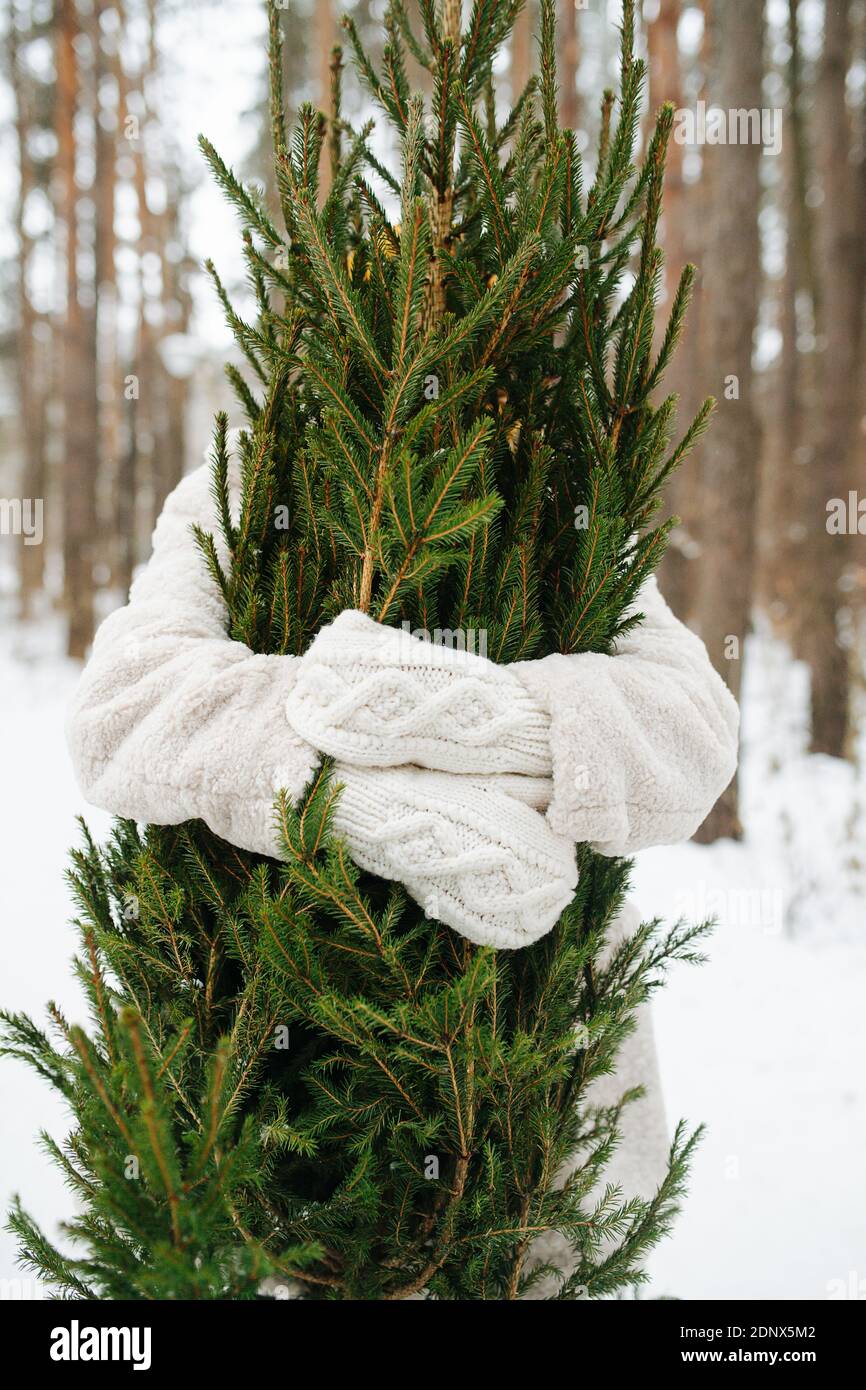 Hugging tree funny hi-res stock photography and images - Alamy