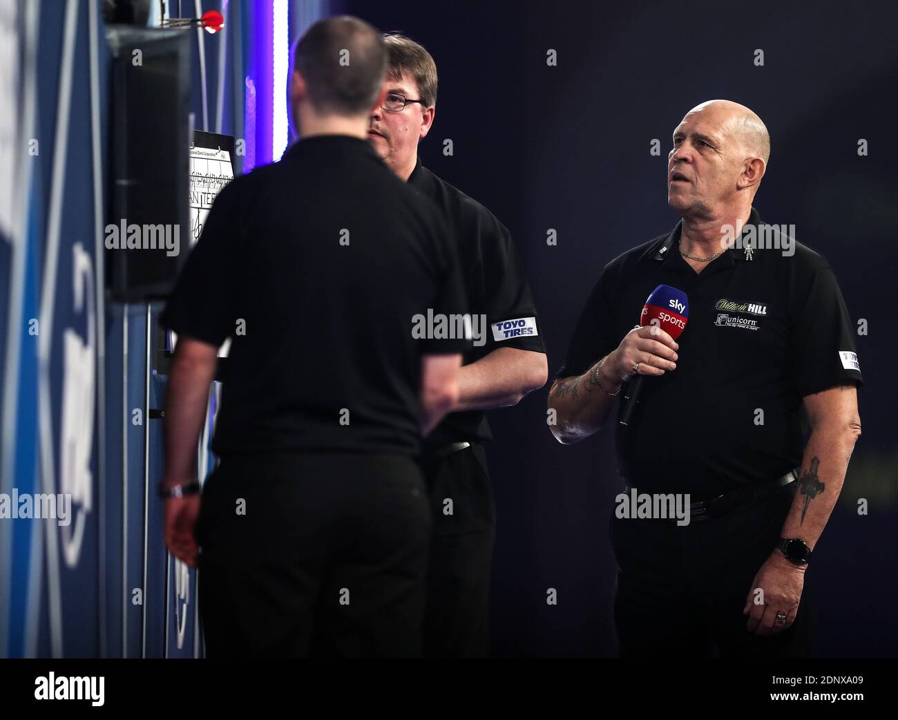 Russ bray darts hi-res stock photography and images - Alamy