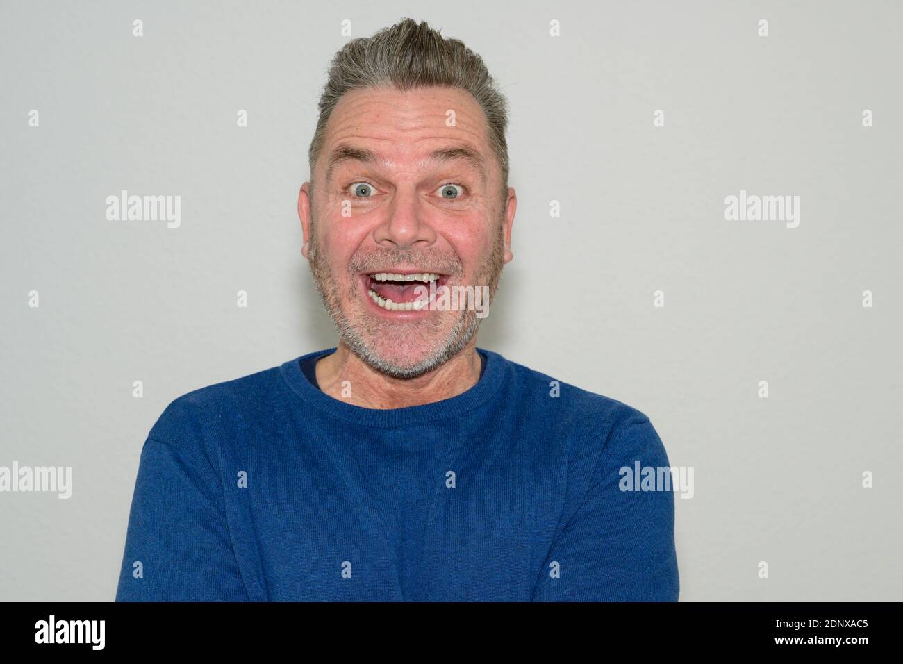 Open mouth frontal hi-res stock photography and images - Alamy