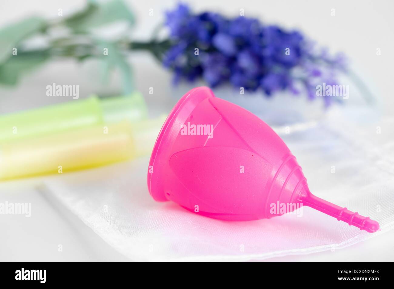 Medical tampon hi-res stock photography and images - Alamy
