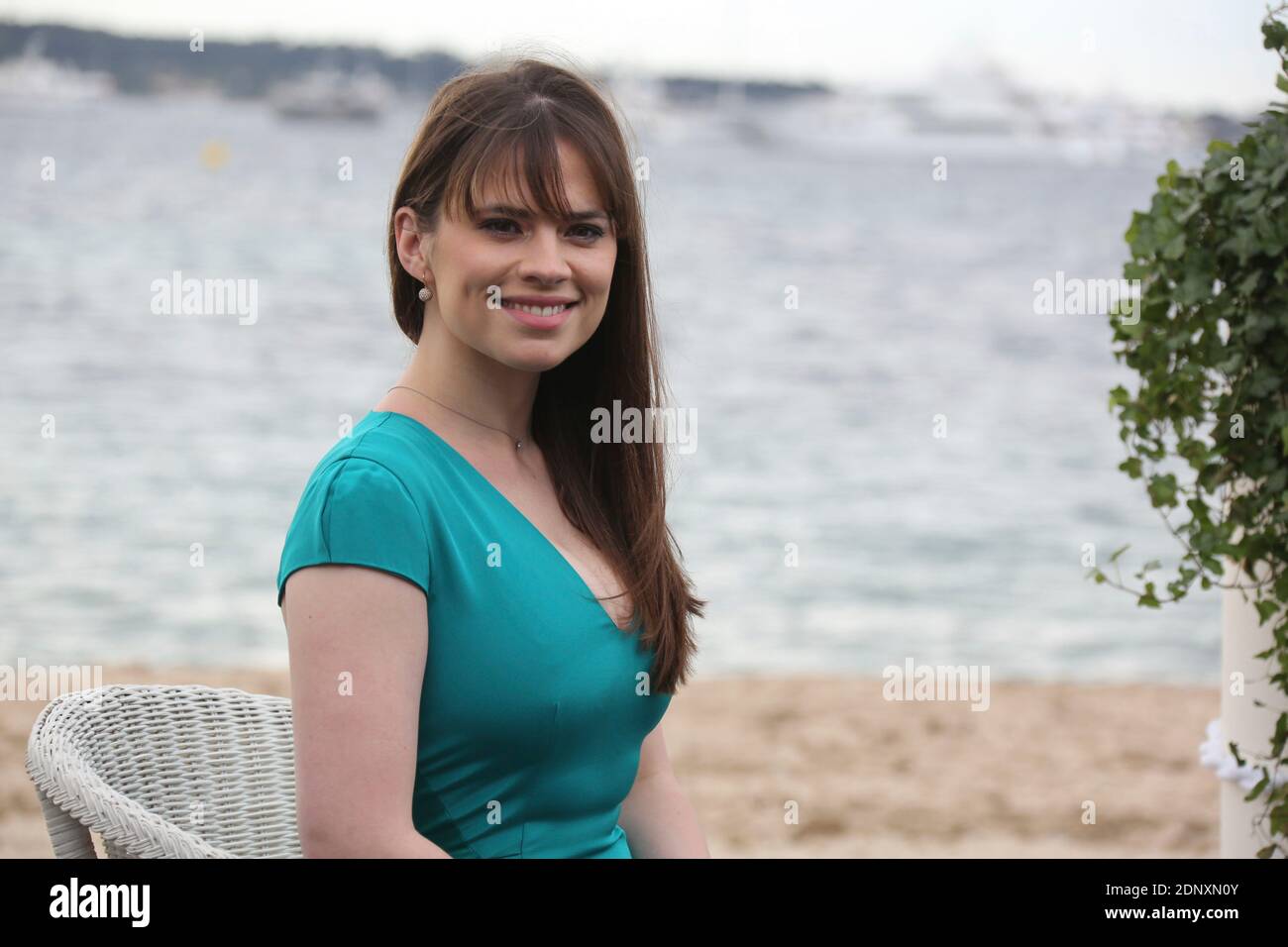 Cannes, Frankreich. 18th May, 2012. Actress Hayley Atwell poses to ...