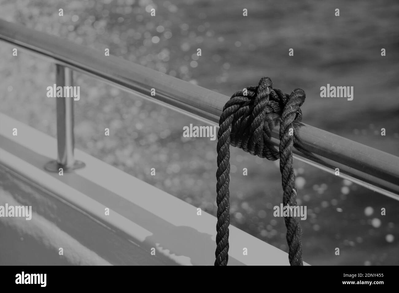 Ship rope knot Black and White Stock Photos & Images - Alamy