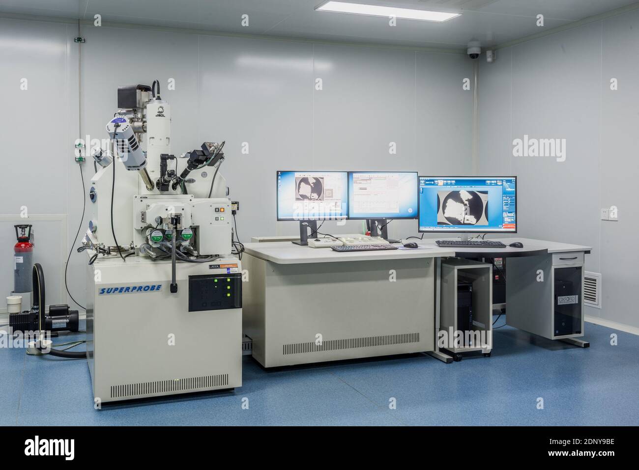 Scanning electron microscope hi-res stock photography and images - Alamy