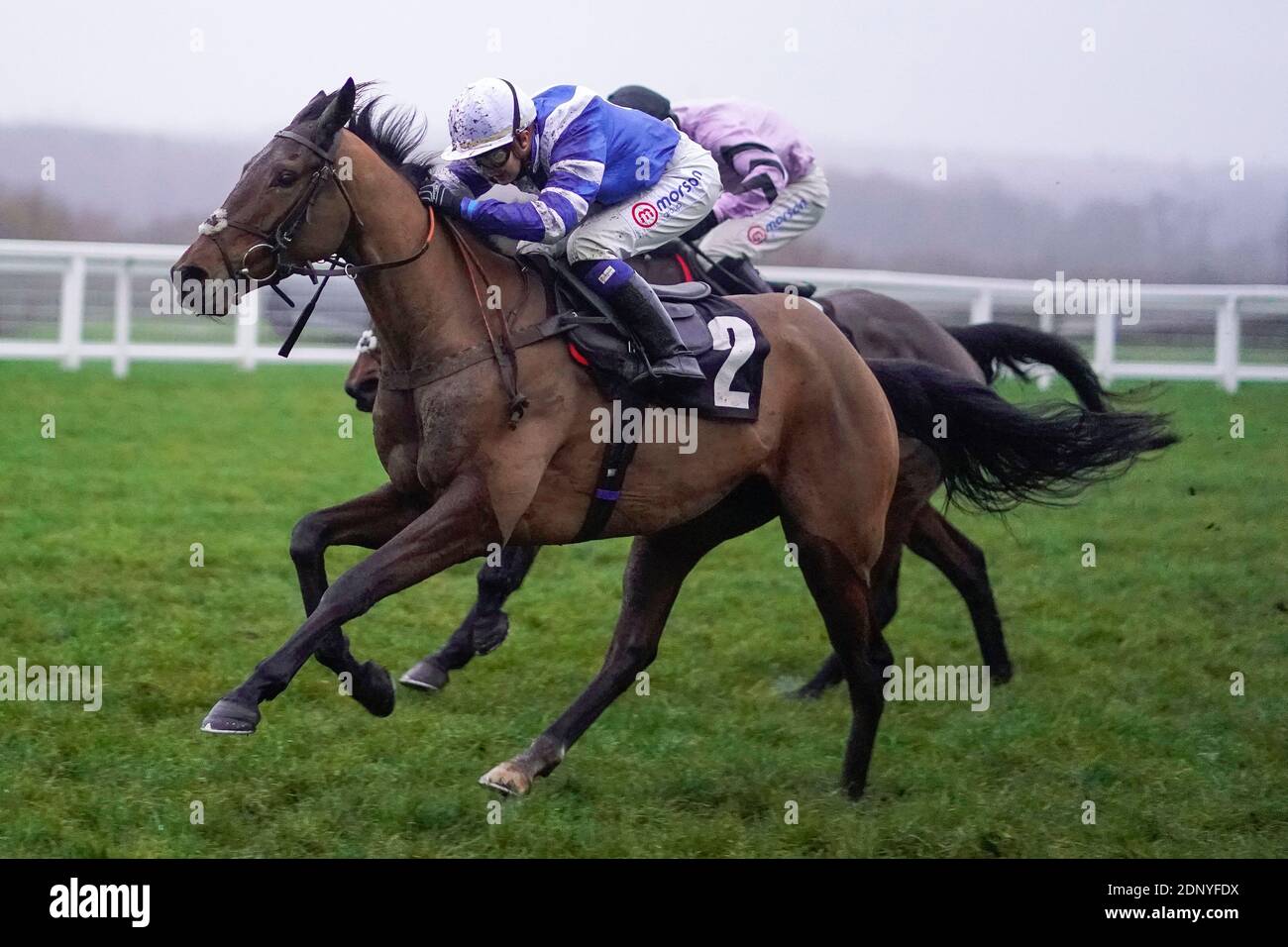 Megan Nicholls riding Knappers Hill wins The Enter ITV7 Tonight ...
