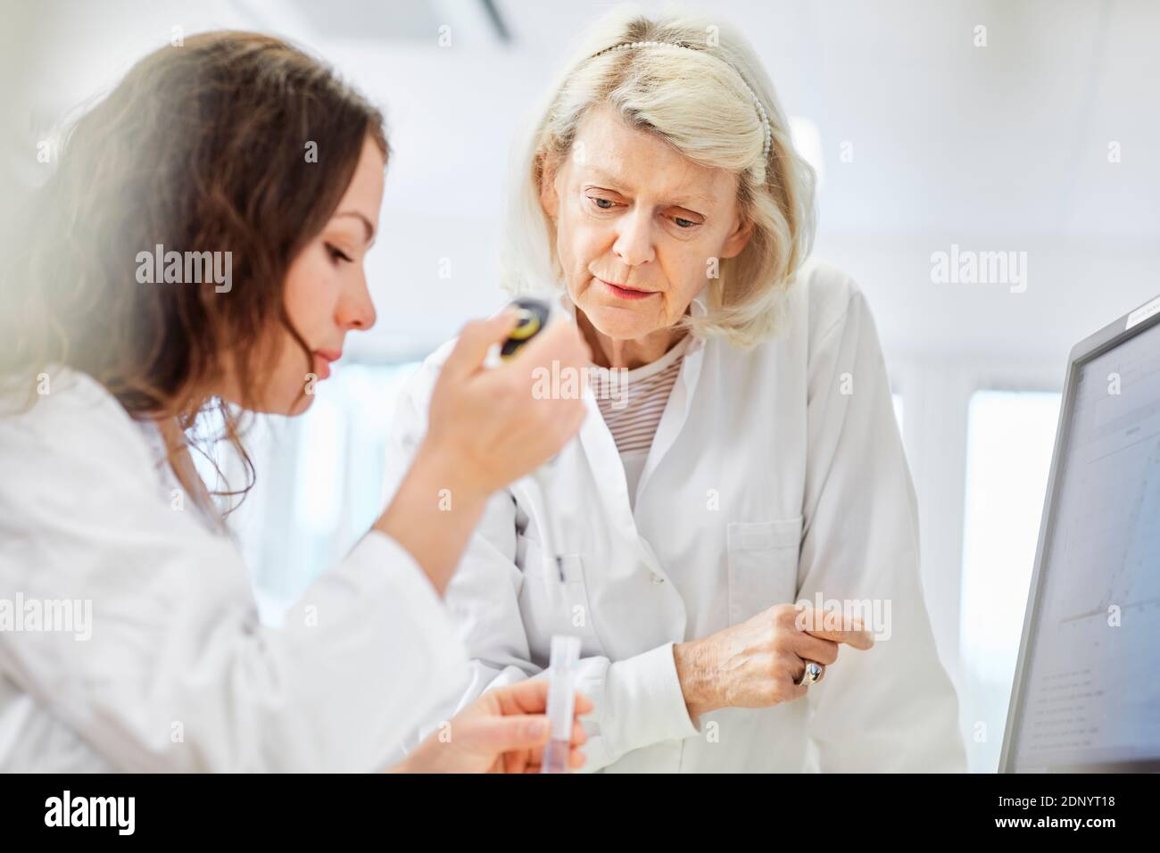 Laboratory place hi-res stock photography and images - Alamy