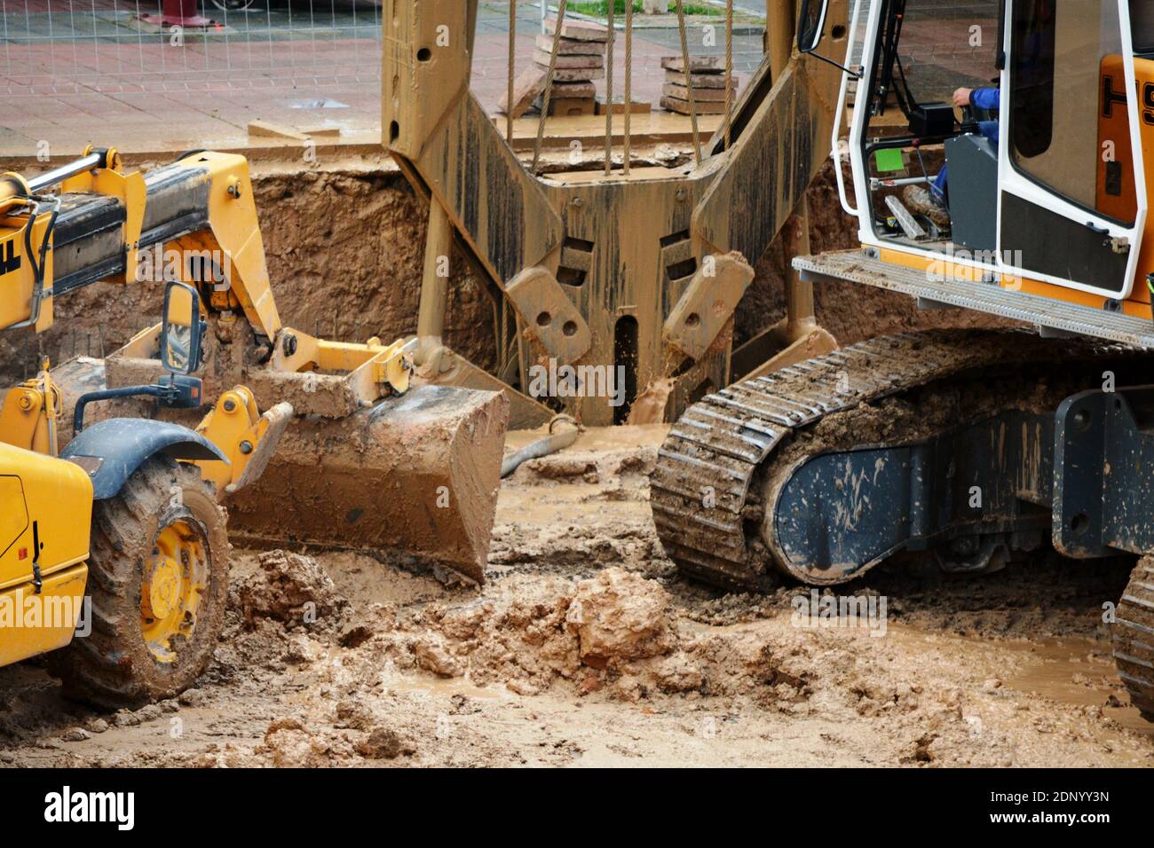 Bucket mud hi-res stock photography and images - Alamy
