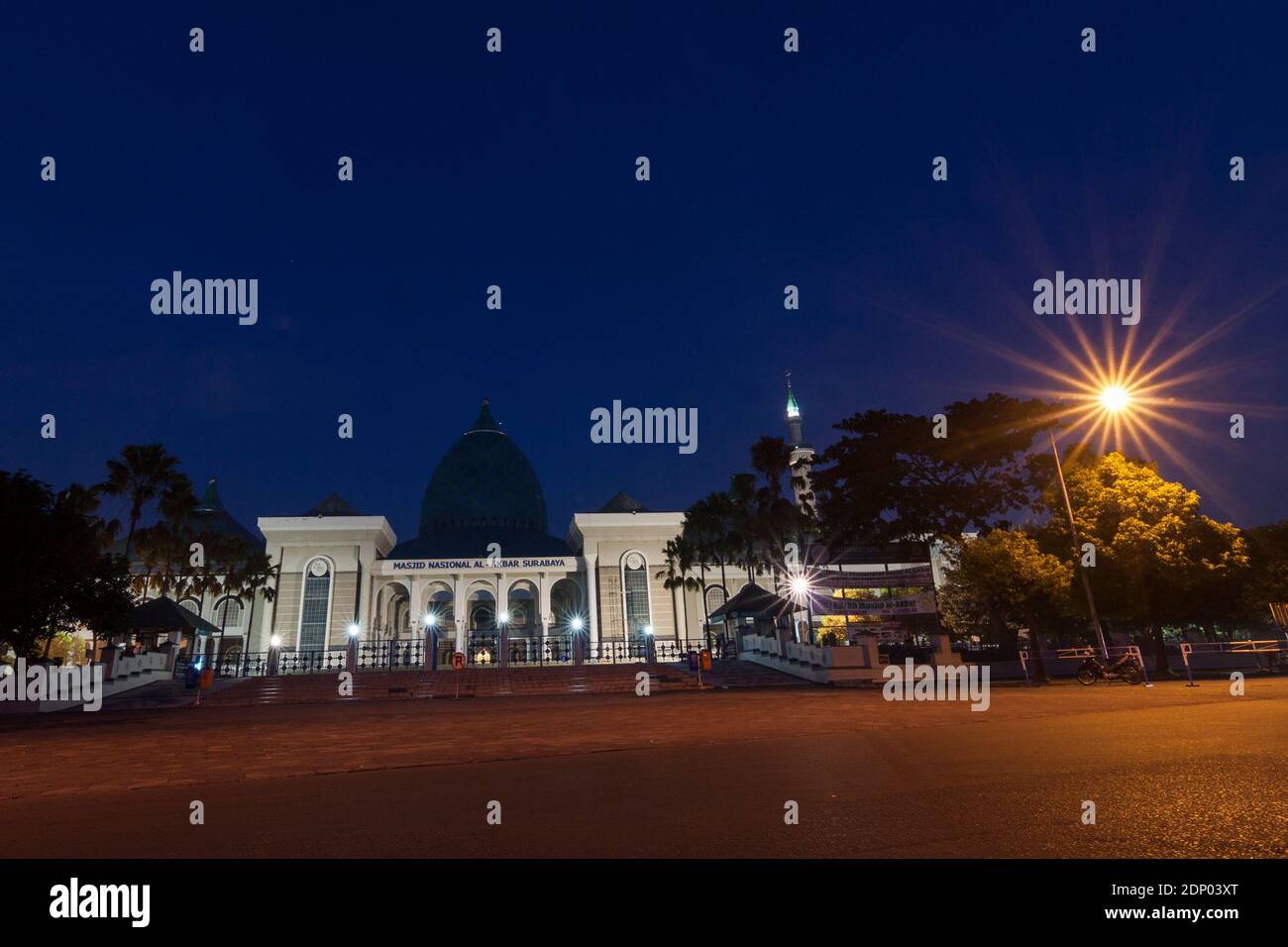 Al akbar mosque surabaya hi-res stock photography and images - Alamy