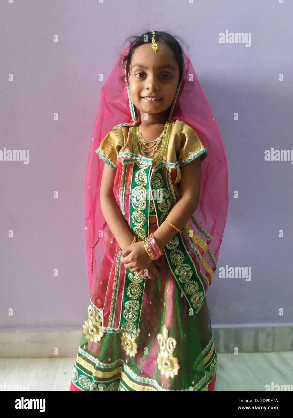 India, child bride hi-res stock photography and images - Alamy