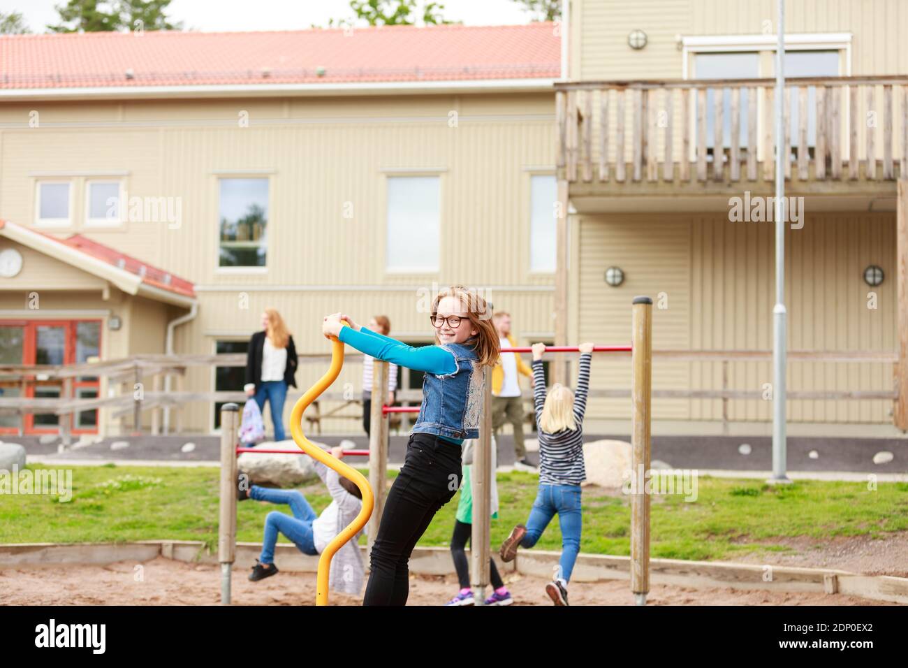 School children playground playing hi-res stock photography and images ...